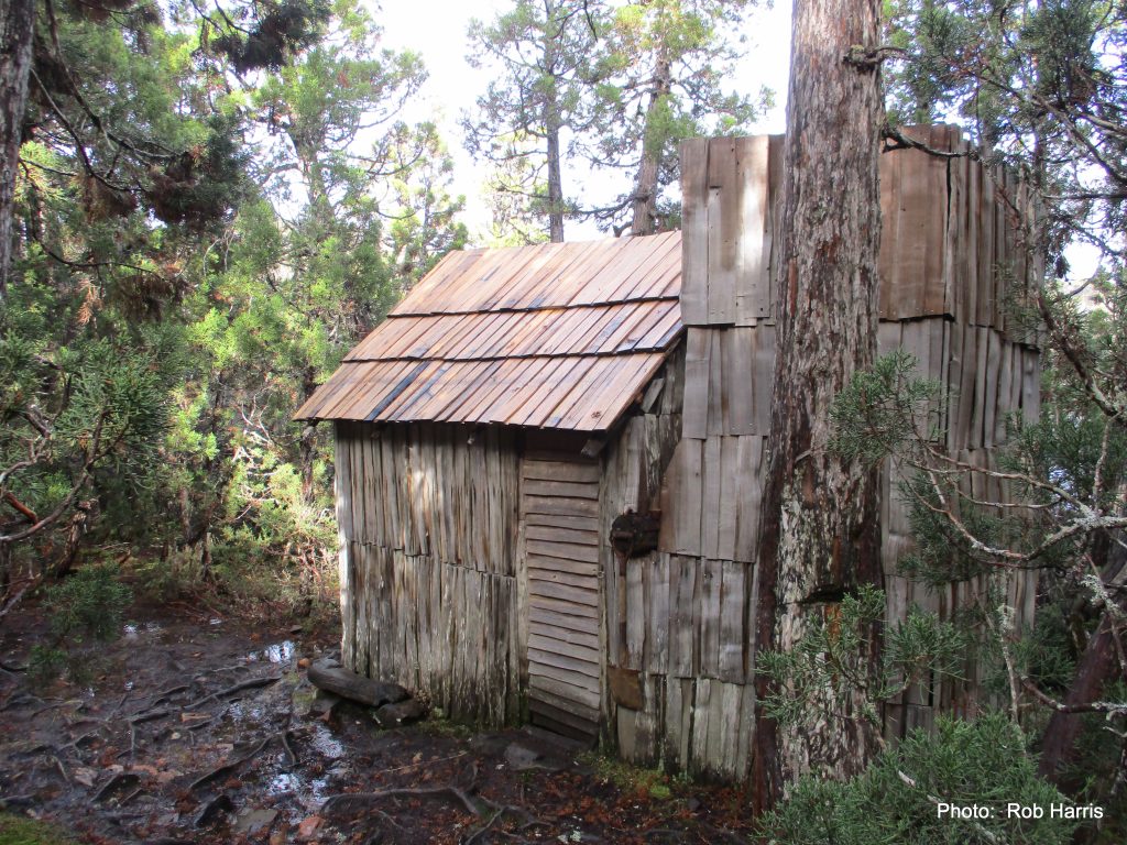 Lake Ball Hut - Mountain Huts Preservation Society Inc