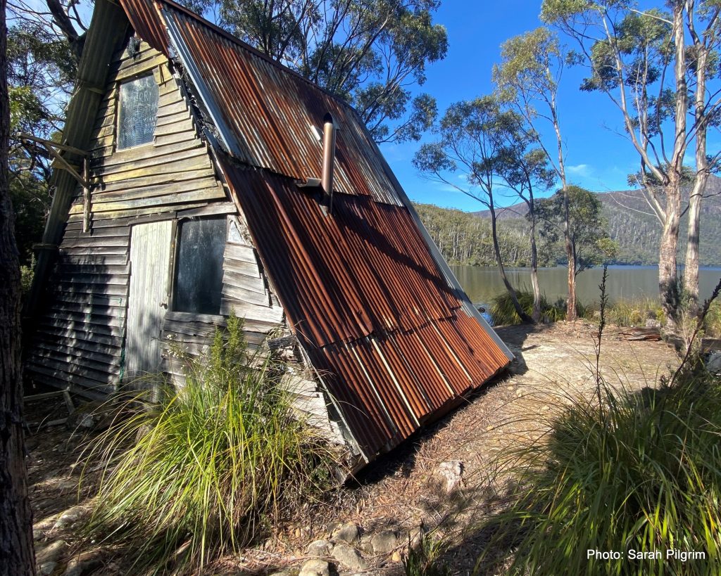 Lake Rufus Hut - Mountain Huts Preservation Society Inc